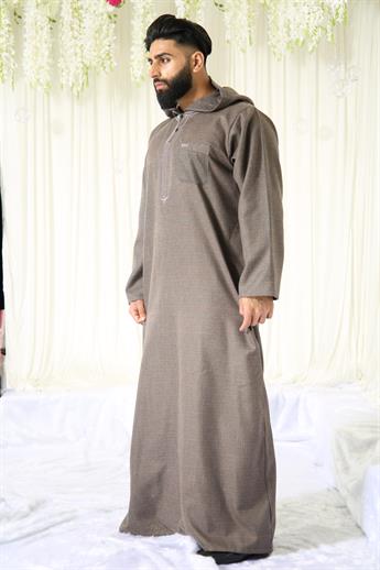 MENS JUBBA IN POLYESTER WOOL BLEND FABRIC WITH SELF EMBROIDERY.