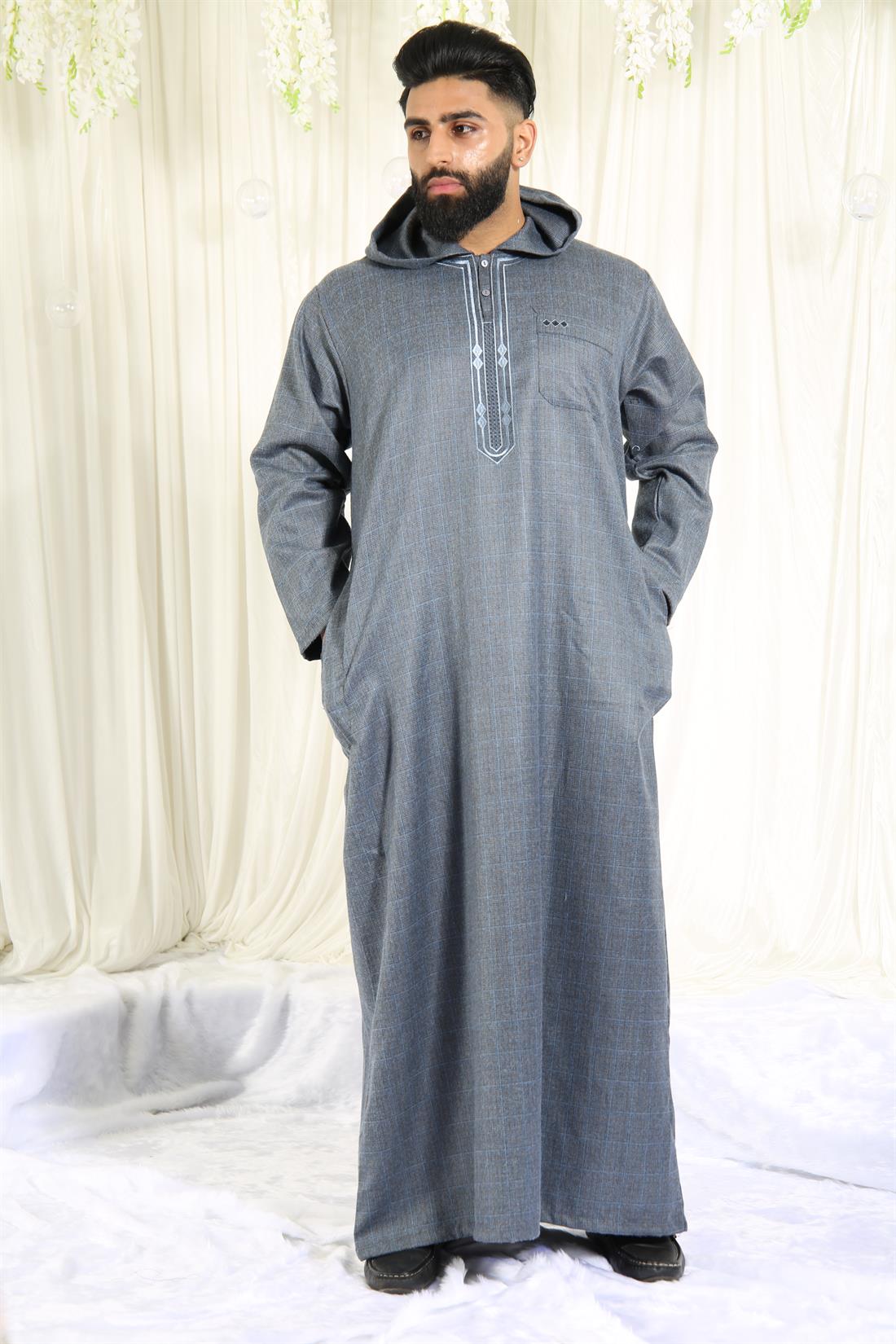 MENS JUBBA IN POLYESTER WOOL BLEND FABRIC WITH SELF EMBROIDERY.